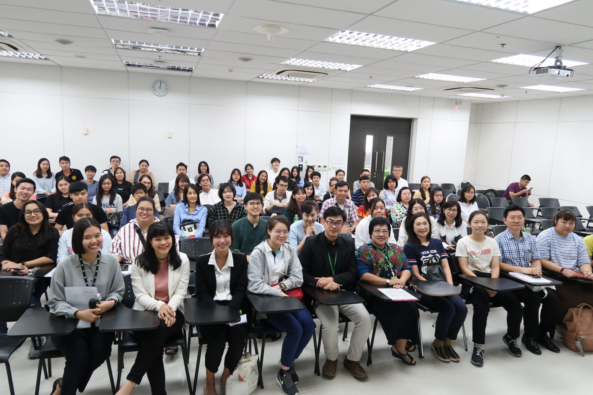 Our Thai student is interviewed by MOE and a Thai website (Dek-D) to ...